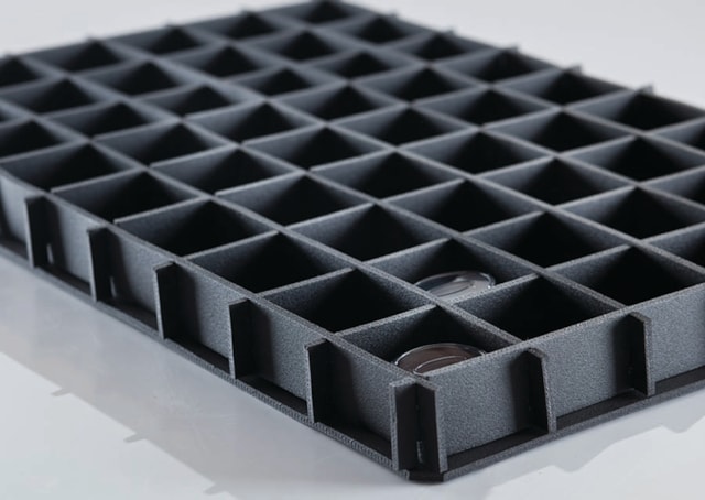 Grids / interlocking partitions