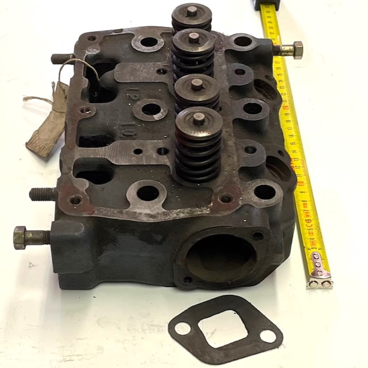 Hlava motoru Mitsubishi KE75 · Traktorservis